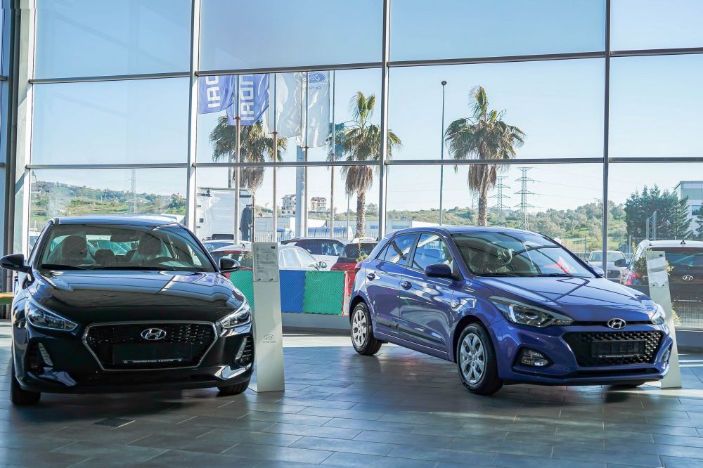 Albanian Motor Company - Rreth nesh